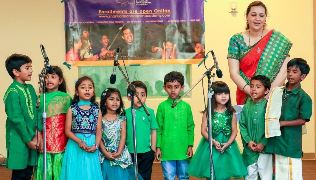Take Online Singing Classes Near You to Excel in Music In India