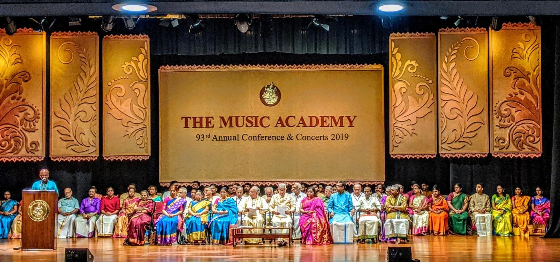 Take Online Singing Classes Near You to Excel in Music In India