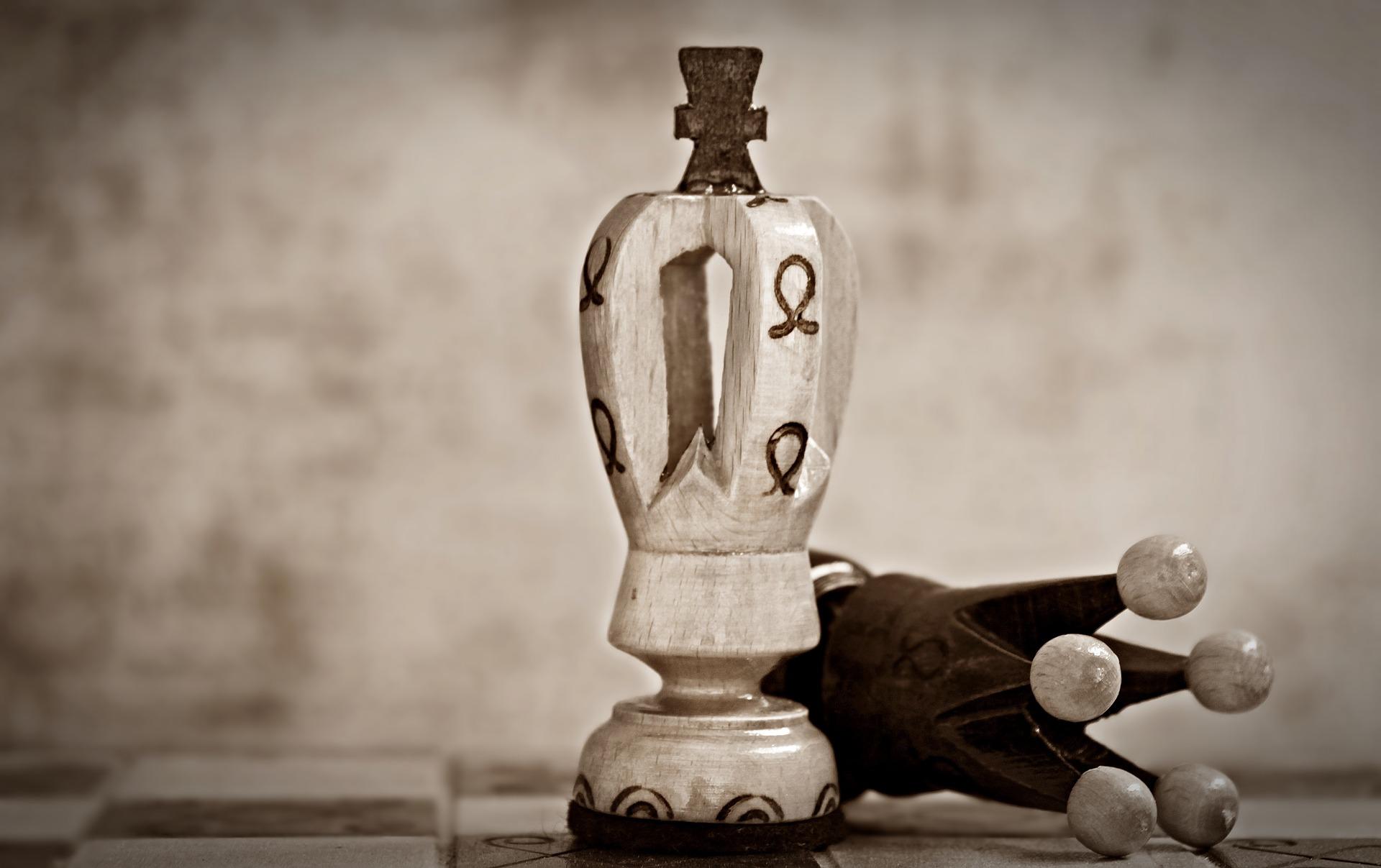 How to Use the King in Chess | Superprof